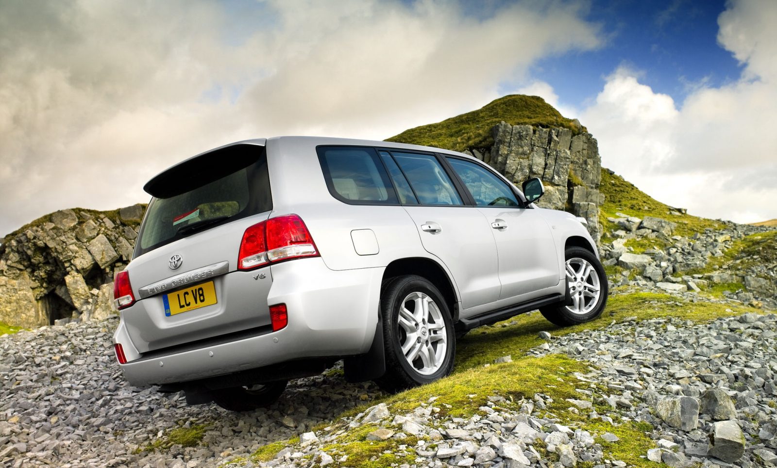 Toyota Land Cruiser history - Station Wagon edition - Toyota UK Magazine