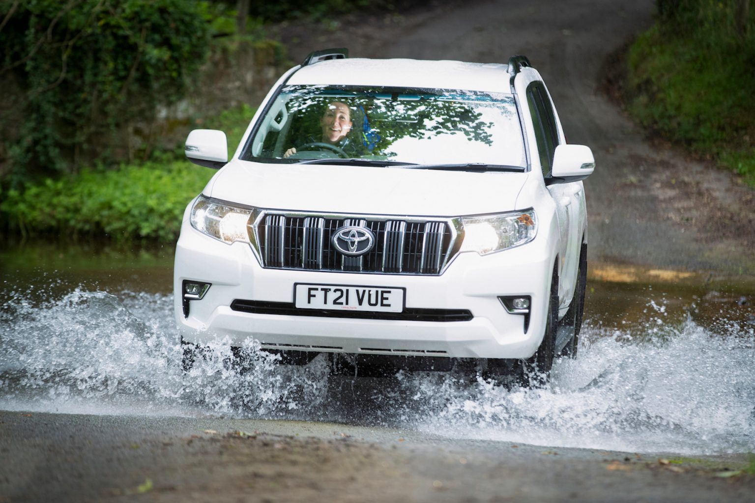 Paws for Conservation: how a Land Cruiser is helping to save animals ...