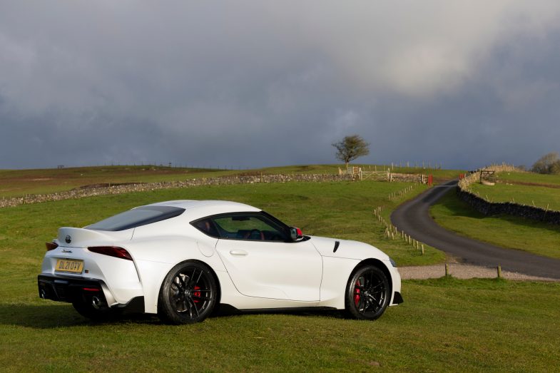 Kindred spirits: Toyota GR Supra and Toyota 2000GT - Toyota UK Magazine
