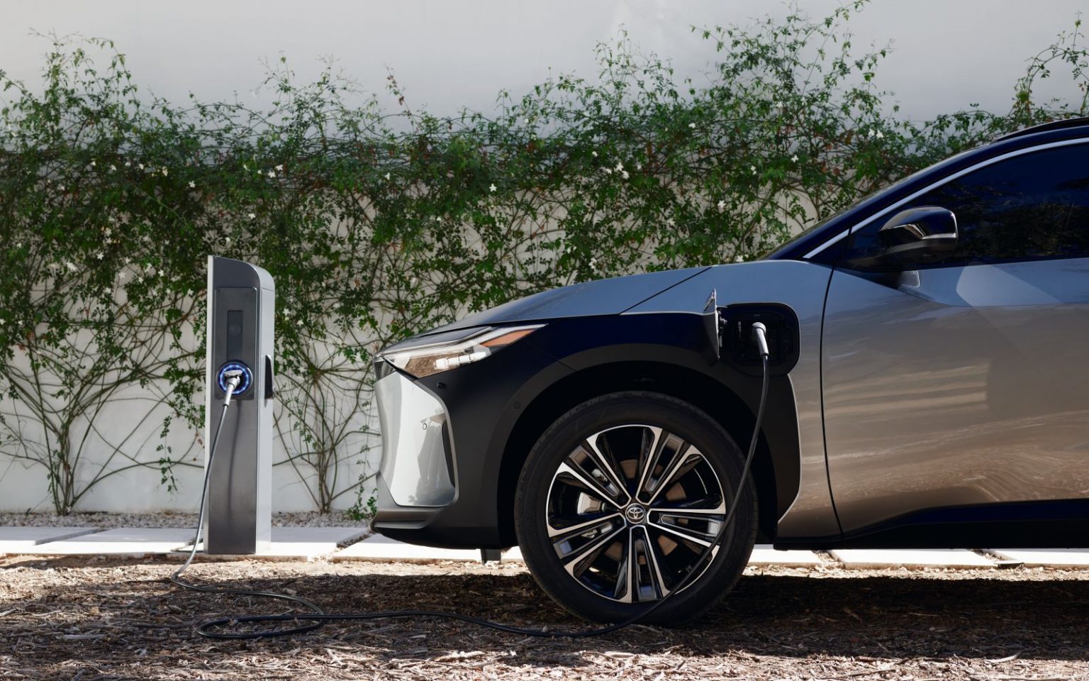 What is the Toyota Public Charging Network? - Toyota UK Magazine