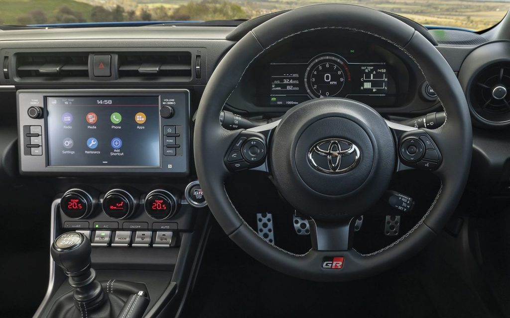How to adjust the time on your Toyota's clock - Toyota UK Magazine