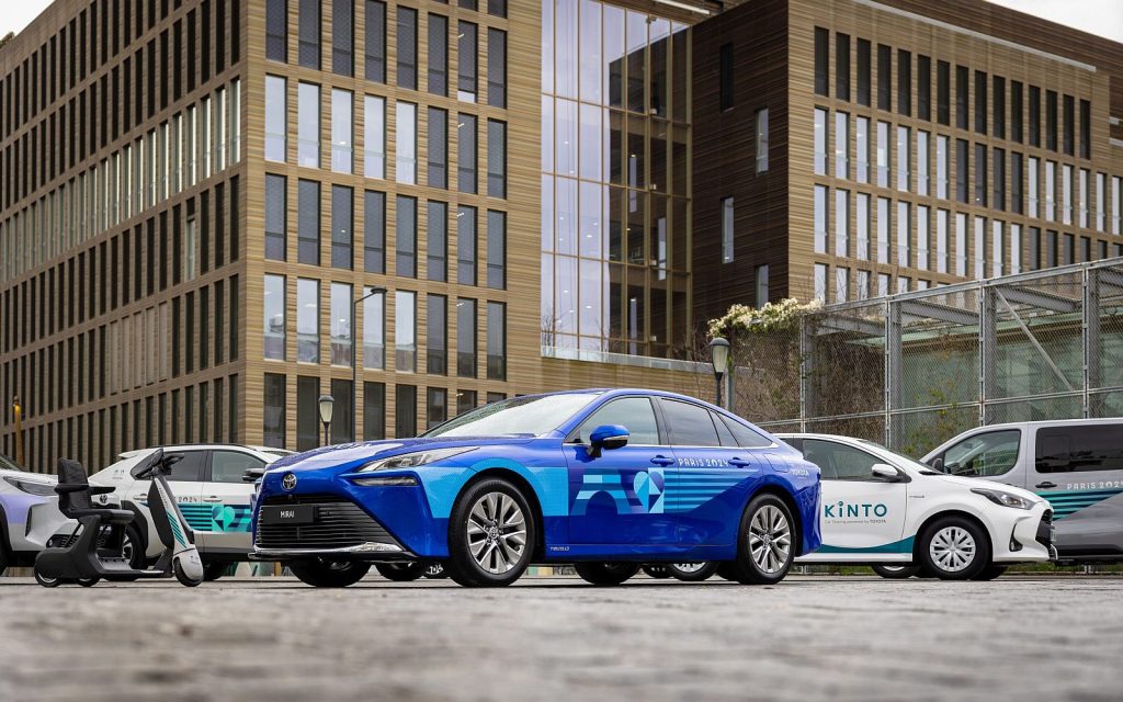 New Mirai hydrogen fuel cell electric vehicle - under the skin - Toyota ...