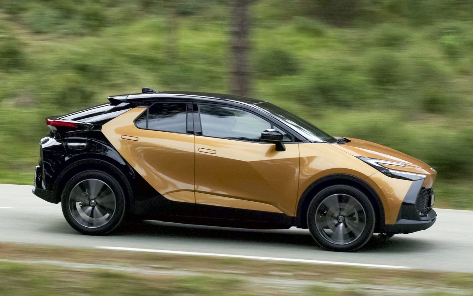 Toyota SUV size guide - Toyota UK Magazine