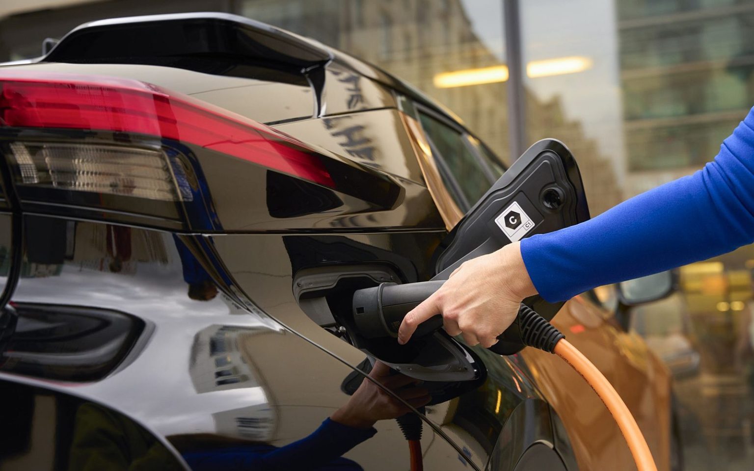 How to refuel a hydrogen car - Toyota UK Magazine