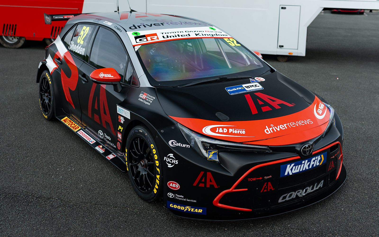 Shedden signs for Toyota in BTCC - Toyota UK Magazine
